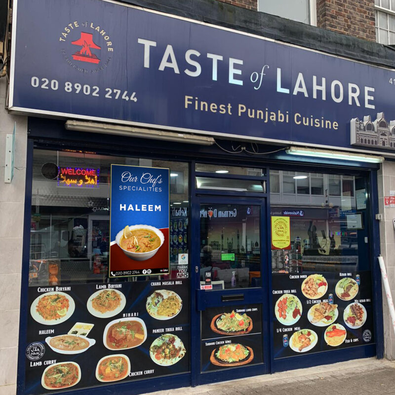 Attention-grabbing cafe and restaurant Digital Signage